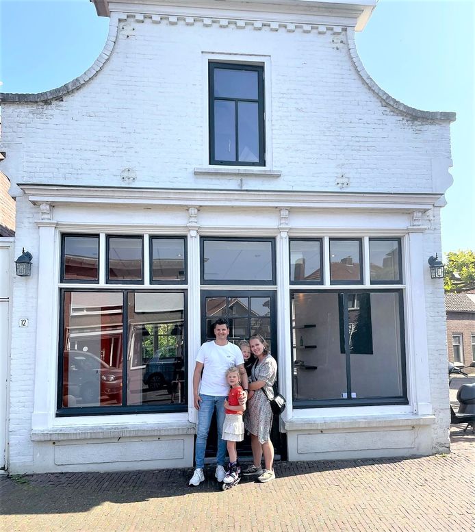 Yerseke houdt nog één bakkerij over nu Steketee Computers in voormalige ...