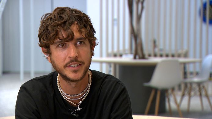 Max Colombie spreekt over ‘Warrior’, het WK-lied van de Rode Duivels ...