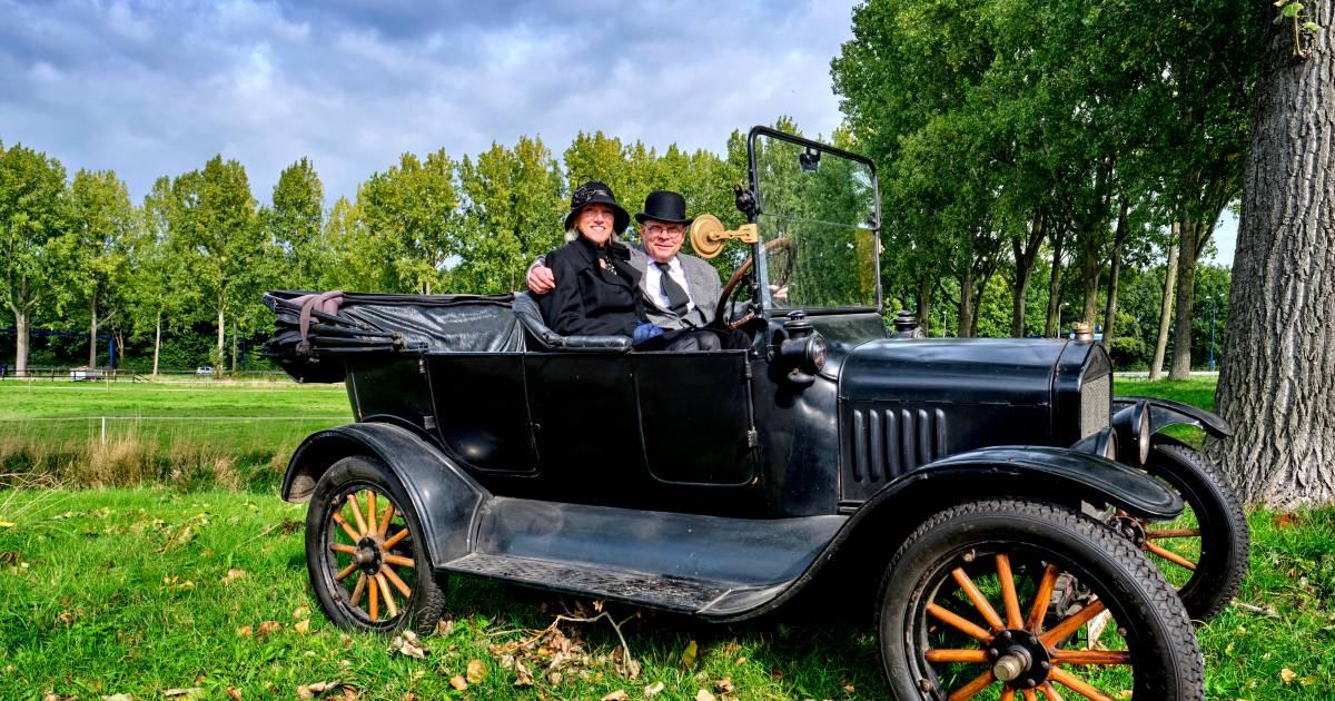 Dick (61) kocht ‘per ongeluk’ een 103 jaar oude Ford uit Ohio terwijl zijn vrouw al op bed lag ...