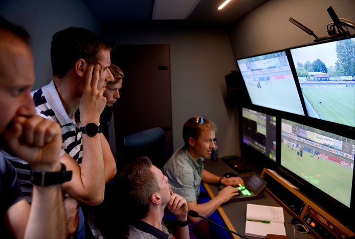 Monteurs die alleen Spaans spreken en verouderde technologie: de ...