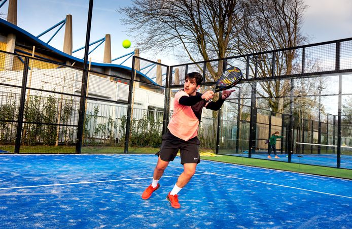 Padel is razend populair, tot groot ongenoegen van sommige tennissers ...
