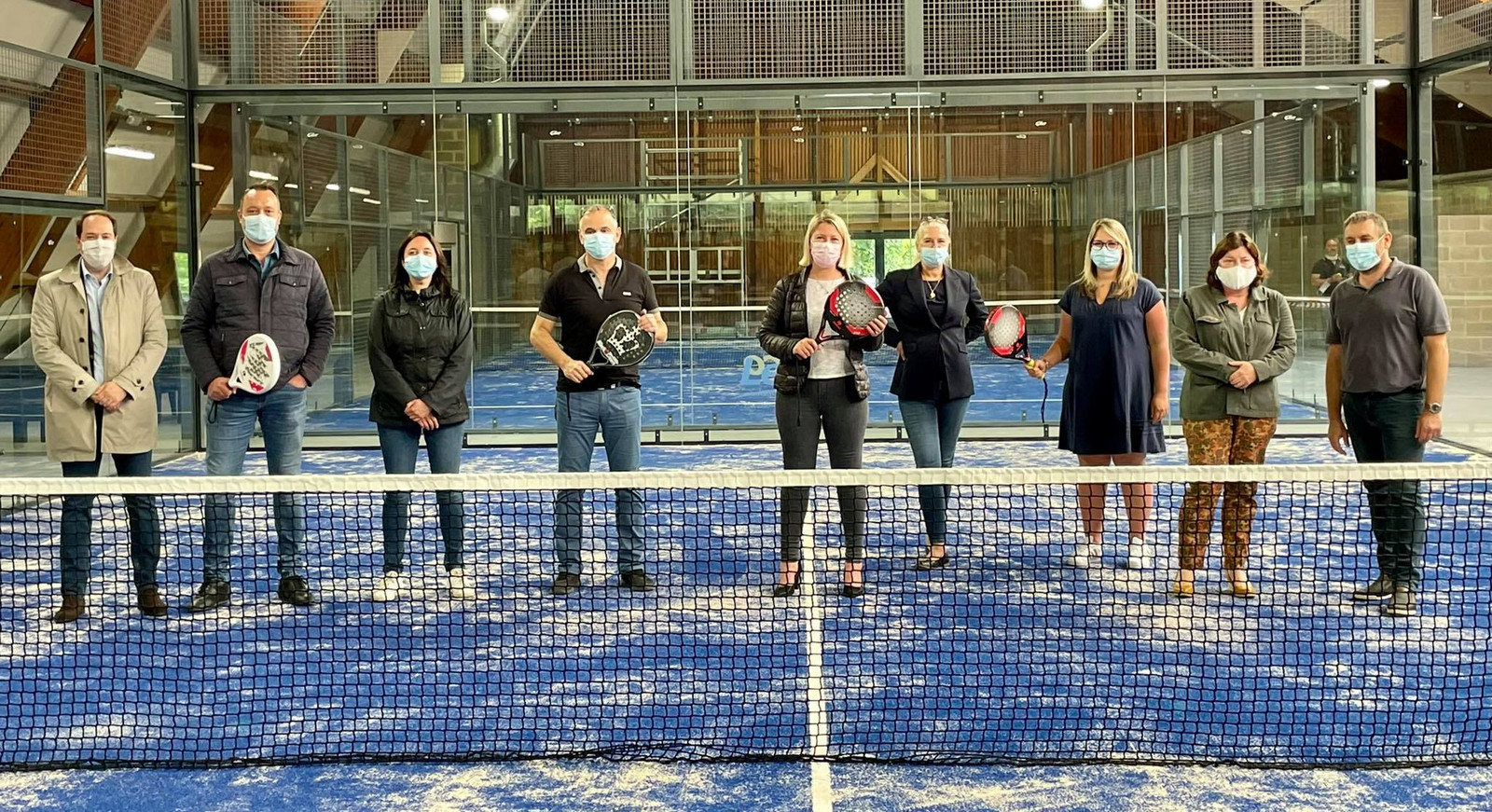 Tu veux te mettre au padel? Un club ouvre dans la région de Charleroi | Foto | 7sur7.be