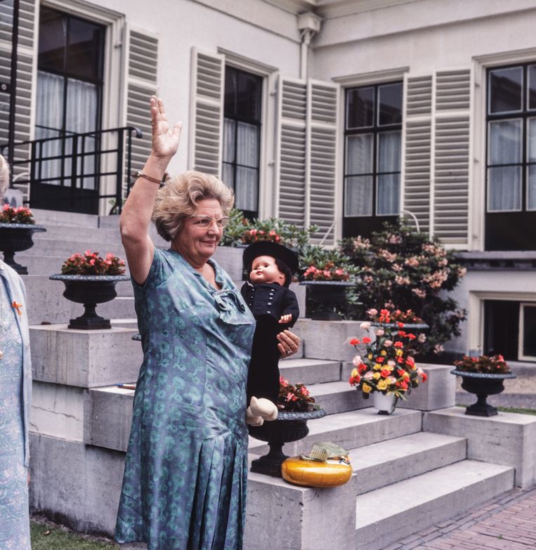 Koninklijke kiekjes: de prachtige, internationale poppenverzameling van ...