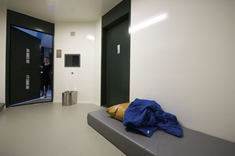'Isoleercel te vaak, te lang en onterecht gebruikt' | De Volkskrant