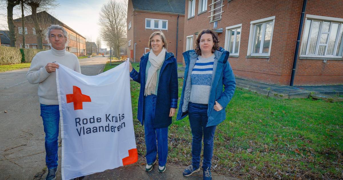 Eerste asielzoekers komen aan in voormalige Ieperse kazerne: “Heel ...
