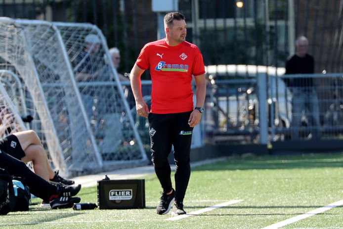 René van der Weij wil meer oorlog zien bij Genemuiden, dat tegen Swift ...