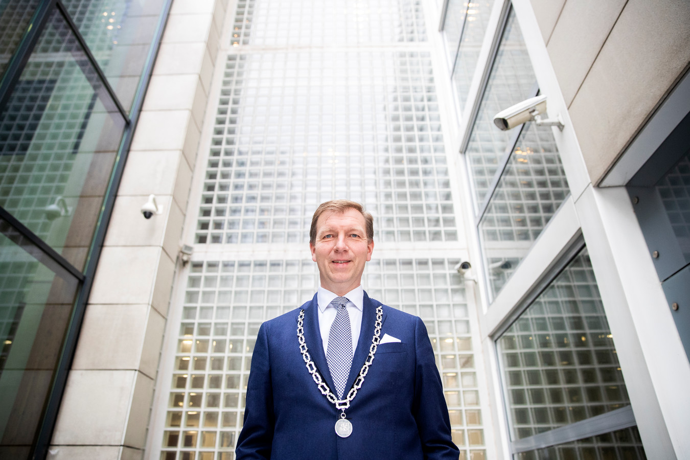 Burgemeester Veenendaal zegt lidmaatschap SGP op: ‘Partij en ik zijn ... Burgemeester Veenendaal zegt lidmaatschap SGP op: ‘Partij en ik zijn ...