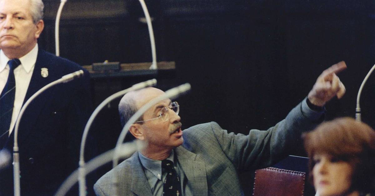 Oud-politicus Hans Simons (71) overleden | Rotterdam | AD.nl