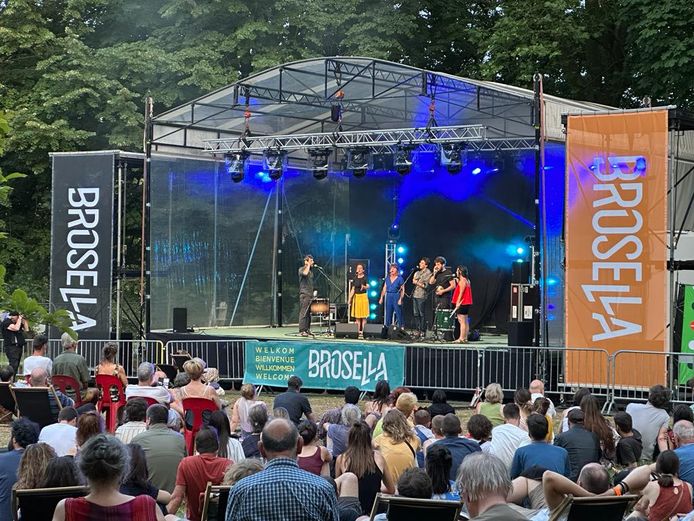 Brosella Festival in Brussel gaat zonder problemen van start ondanks ...
