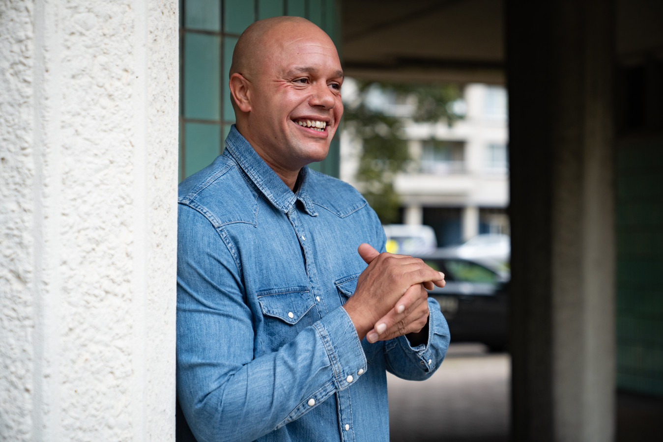 Van de Colruyt naar Hollywood. Joshua (35) groeide op aan het Kiel en ...