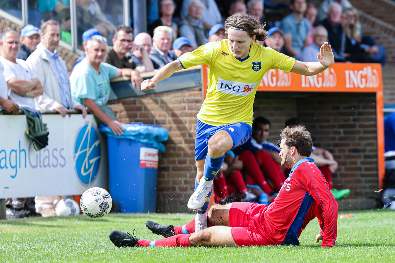 ‘Laatbloeiertje’ Bastmeijer draait lekker als spits bij Dongen ...