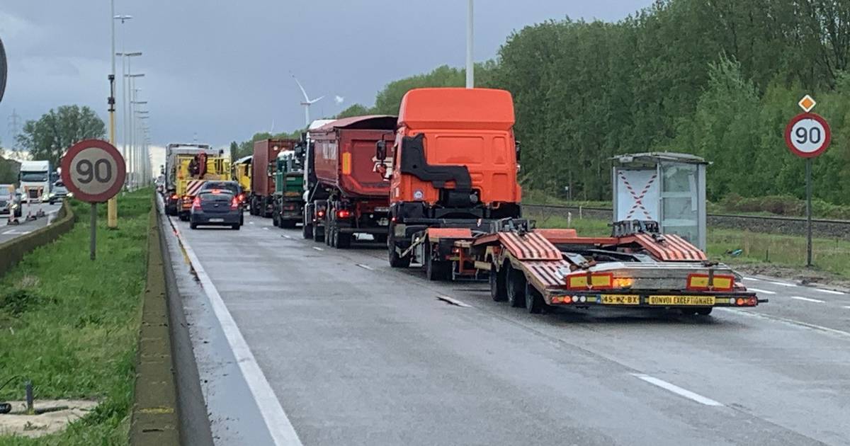 Ongeval op John F. Kennedylaan in Mendonk zorgt voor heel wat file ...