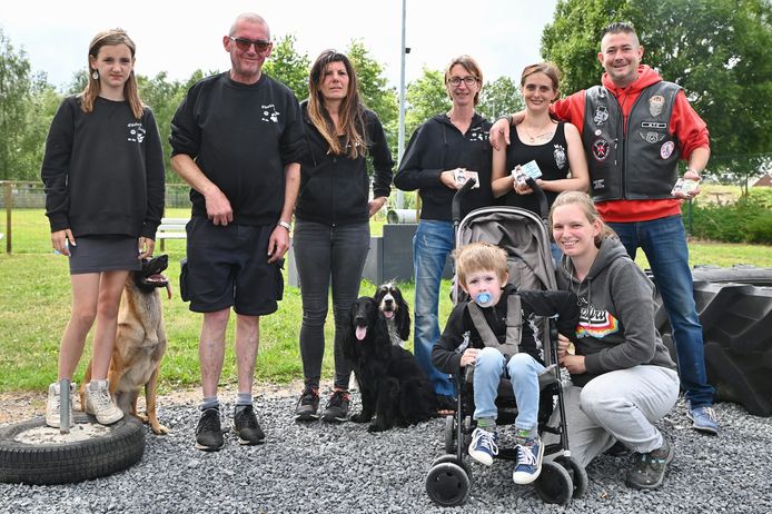 Benefiet moet Mats (6) aan aangepaste driewieler helpen: “Om het Mats ...