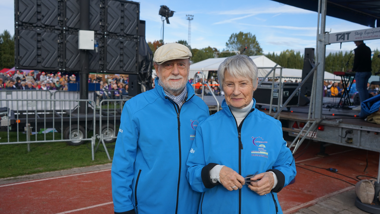 IN BEELD: Aftrap gegeven van 24-uren marathon voor Levensloop | Foto ...