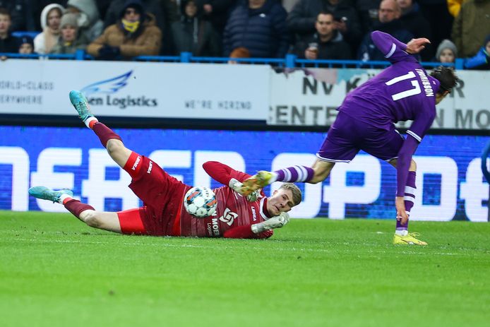 SK Beveren-doelman Beau Reus amuseert zich op de Freethiel: “Dat ...