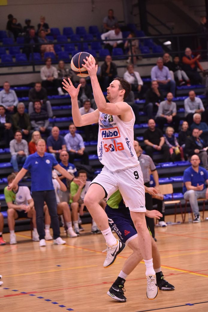 Jonas Delalieux (Limburg United) klaar voor confrontatie met Oostende ...