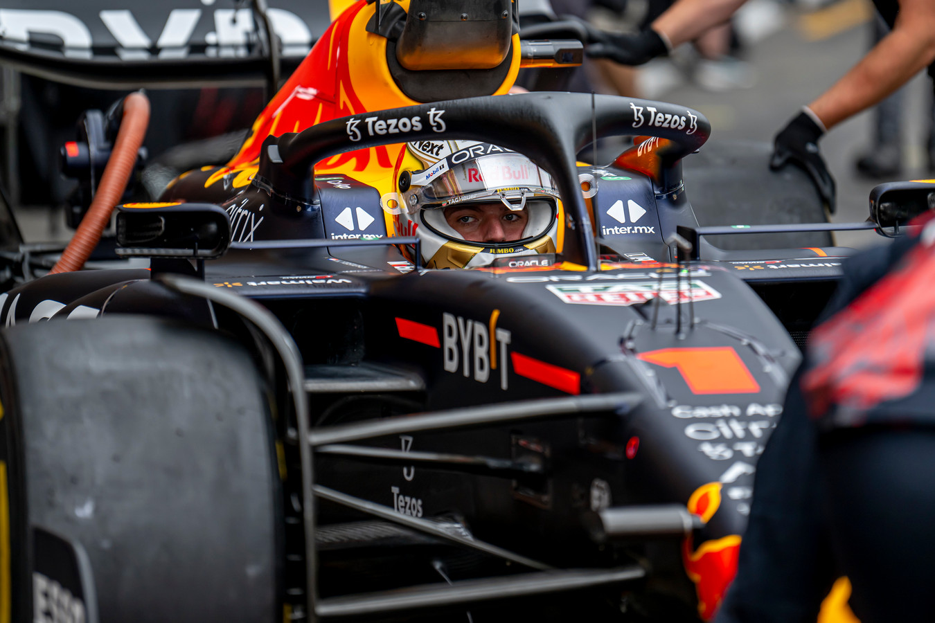 Max Verstappen krijgt geen extra straf voor actie op training, toch ...