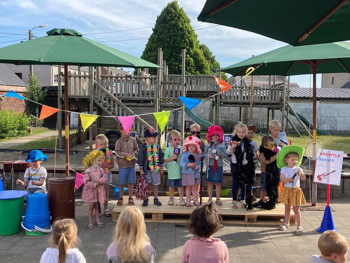 Kleuterschool organiseert festival op speelplaats: “Kleuters mogen zich ...