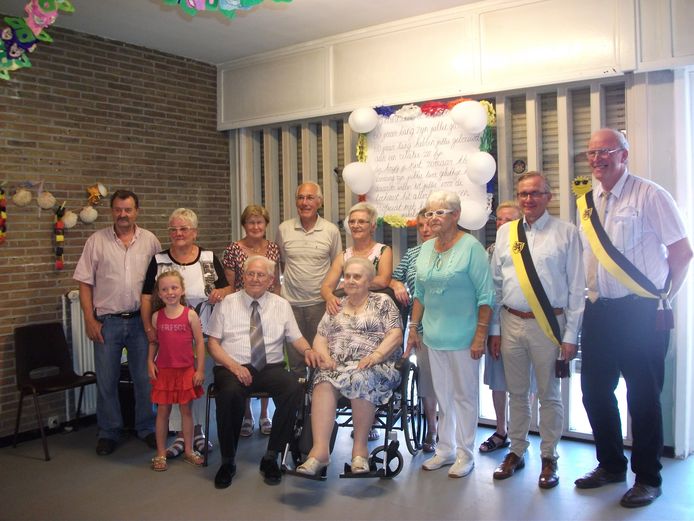 Lucien en Jeanine vieren 60 jaar huwelijk | Regio | hln.be