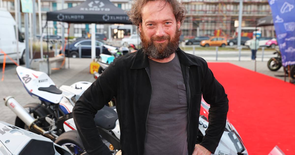 Comedian Thomas Smith houdt tryout in 't Paenhuys | Hoegaarden | hln.be