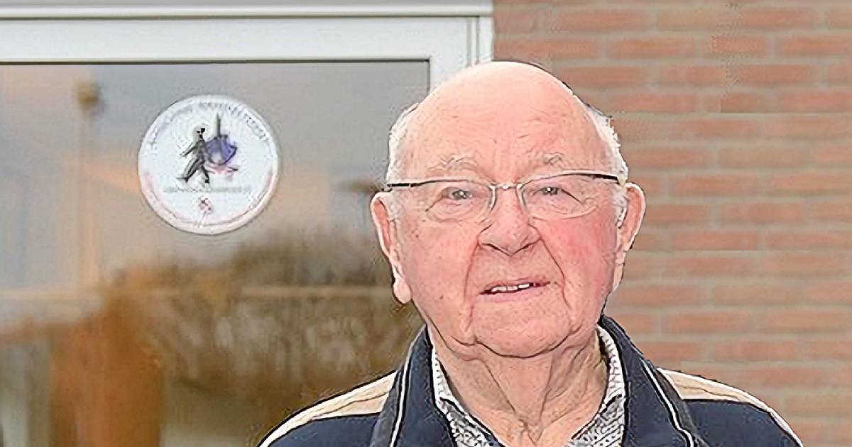 De vader van de Airborne in Oosterbeek zorgde elk jaar voor het ... De vader van de Airborne in Oosterbeek zorgde elk jaar voor het ...