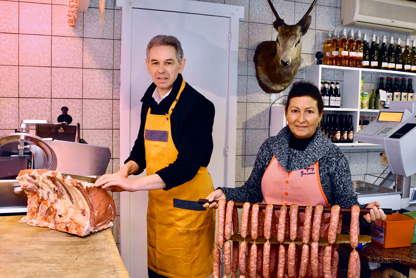 Frank (59) heropent ’t Beenhouwerietje na wegenwerken: “Nog steeds ...