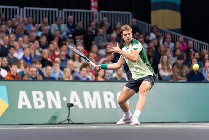 Thijs Boogaard (15) geniet van vol huis bij ATP-debuut in Ahoy: ‘Smaakt ...