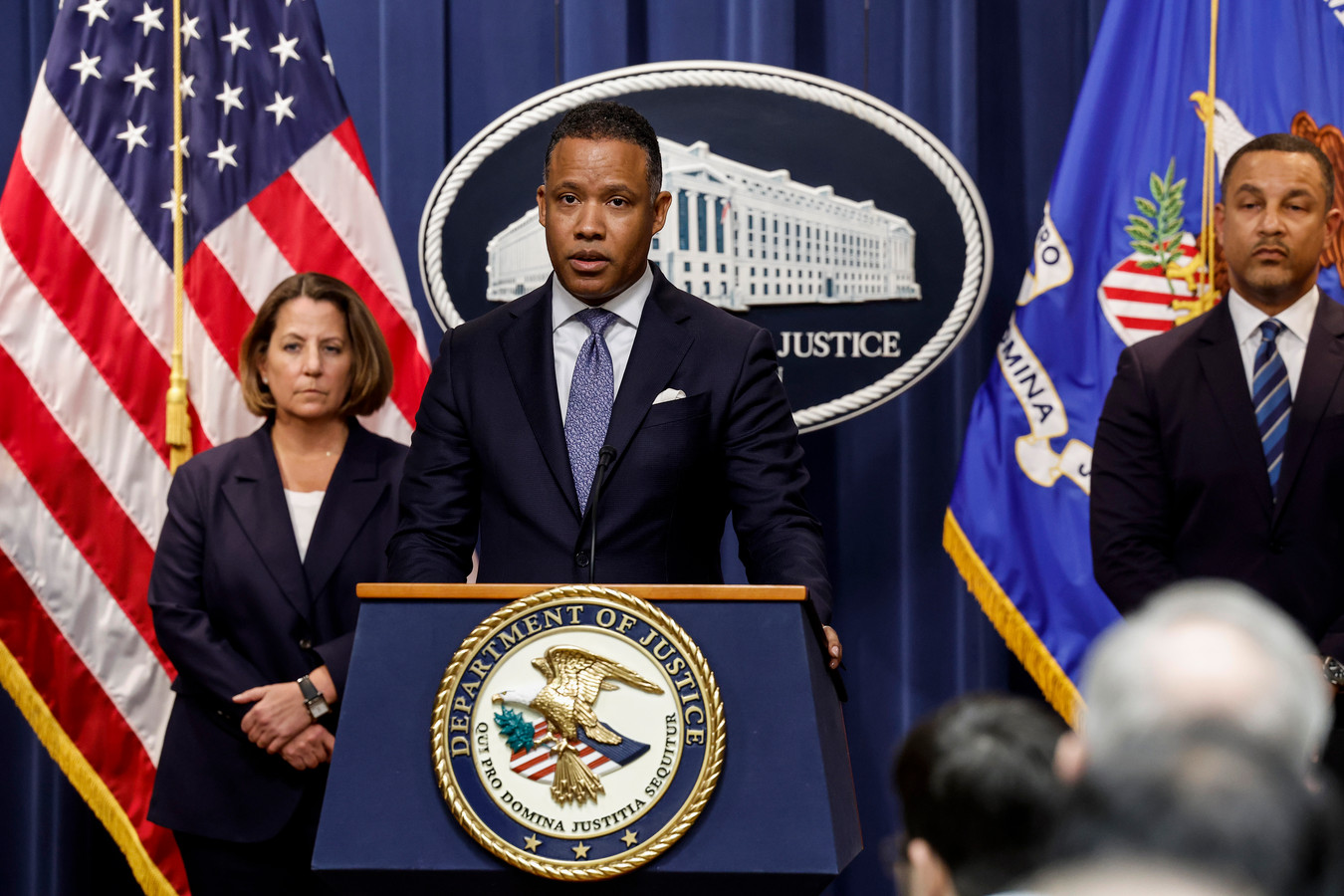 Cyberspecialisten politie Oost-Nederland hielpen bij ontmaskeren ...