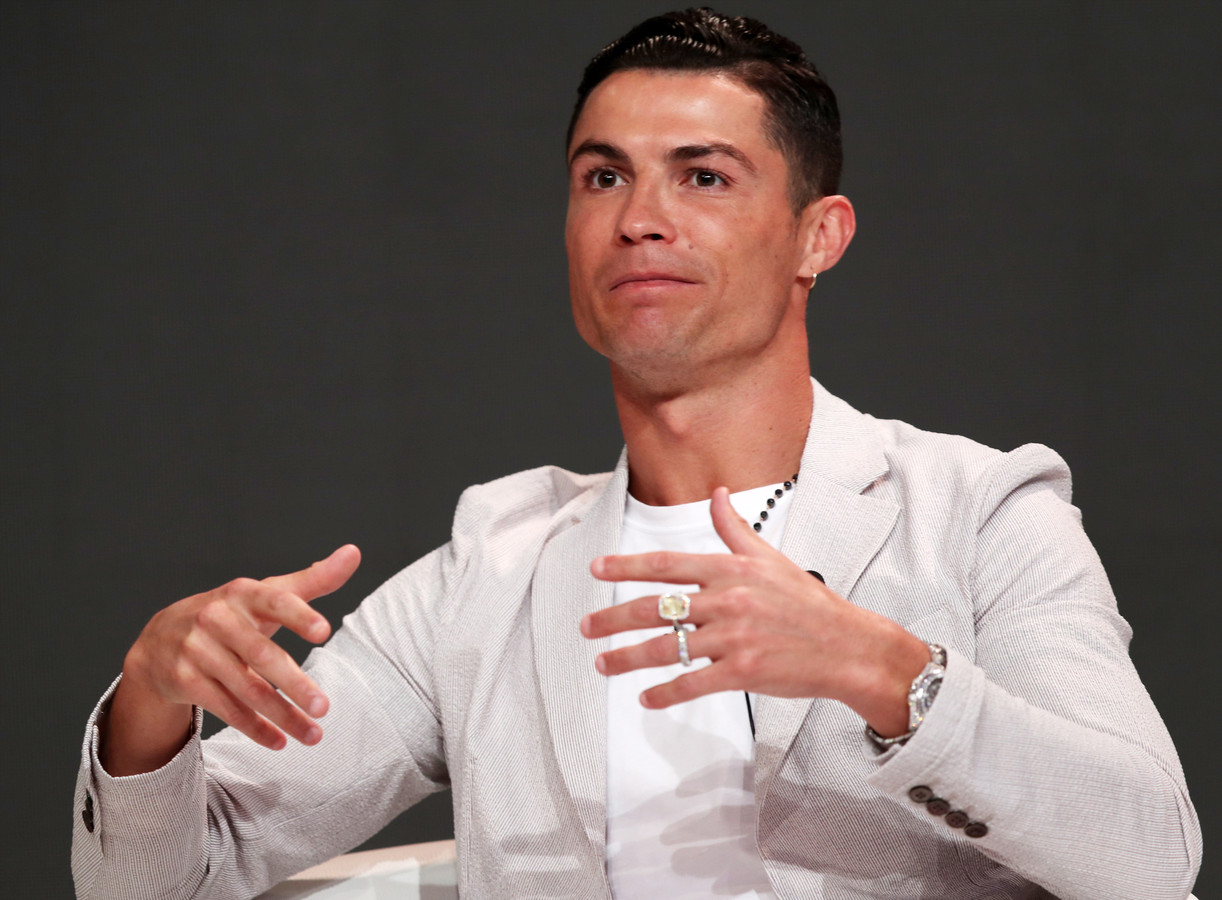 Ronaldo in Dubai wel de beste ter wereld, Felix grootste talent | Foto ...