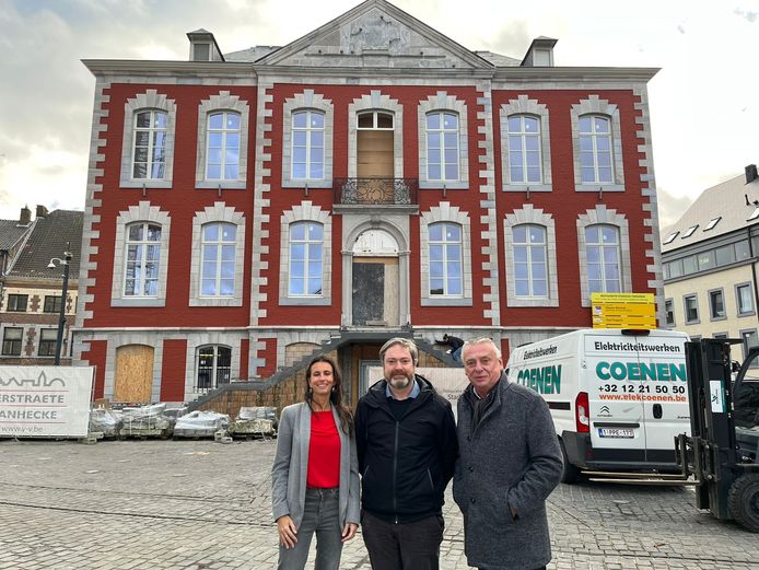 Tongeren fleurt vernieuwd stadhuis op met kunstwerk | Tongeren | hln.be
