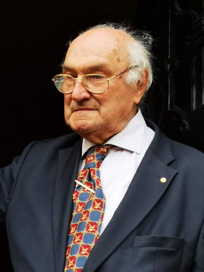 Zoon (56) bekent na acht maanden dodelijke slagen op vader Frans (90 ...