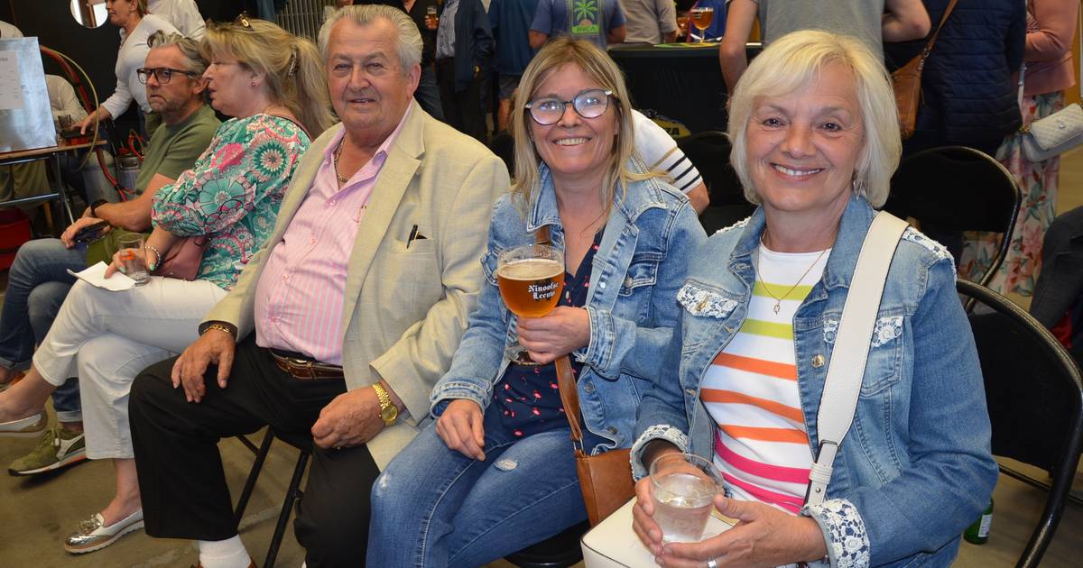 Forza Ninove-sympathisanten tevreden met resultaten Vlaams Belang in ...