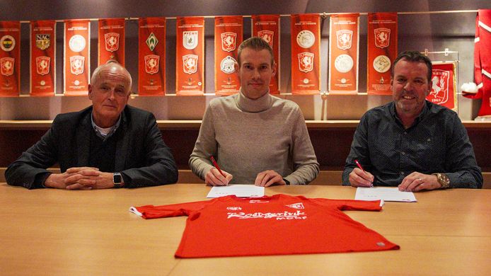 Stroot verlengt contract en wordt langstzittende coach FC Twente ...
