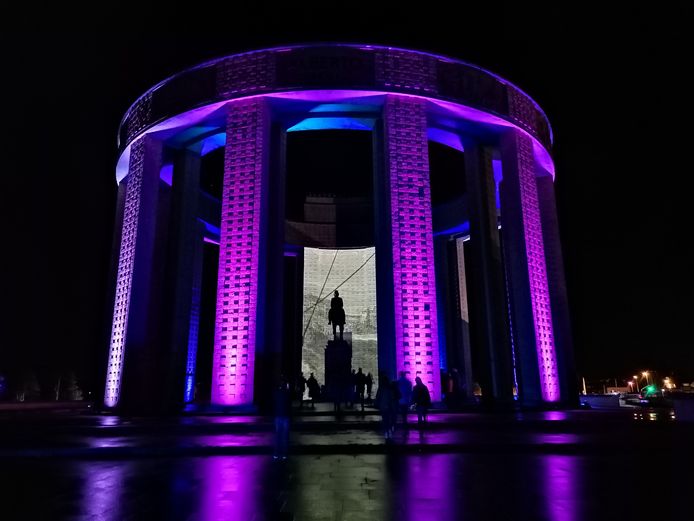 IN BEELD. Zo mooi is het lichtspektakel ‘Waar Water Was’ | Nieuwpoort | hln.be