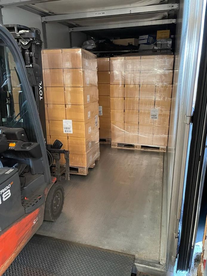 Ondernemer Ivan Sabbe en zijn Oekraïense echtgenote sturen hulpgoederen ...