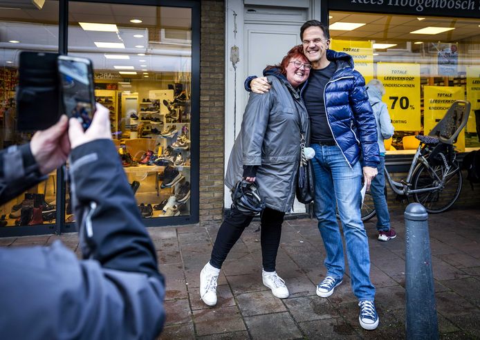 Rutte wil niet praten over Omtzigt, maar nieuwe premier moet wel ‘een ...