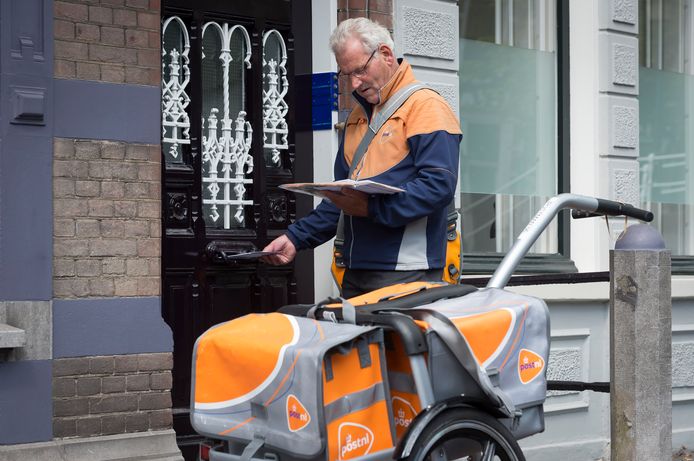 Bekijkt de postbode je dak? Dat komt door deze proef van PostNL | Home ...