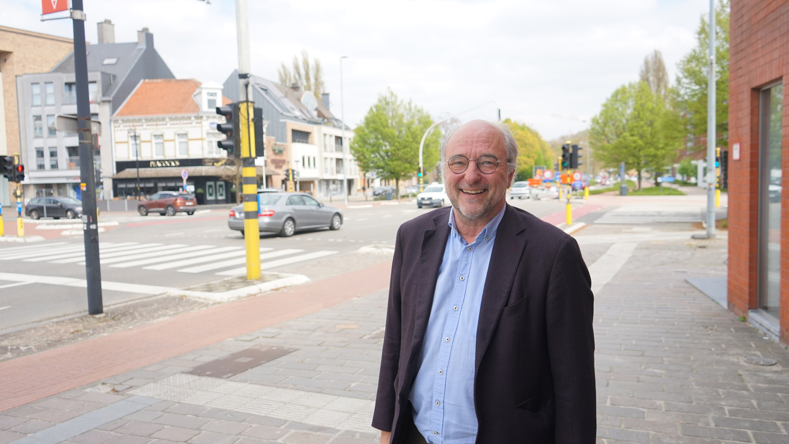 INTERVIEW. Raf Van Roeyen (64) stopt als schepen, maar blijft advocaat ...