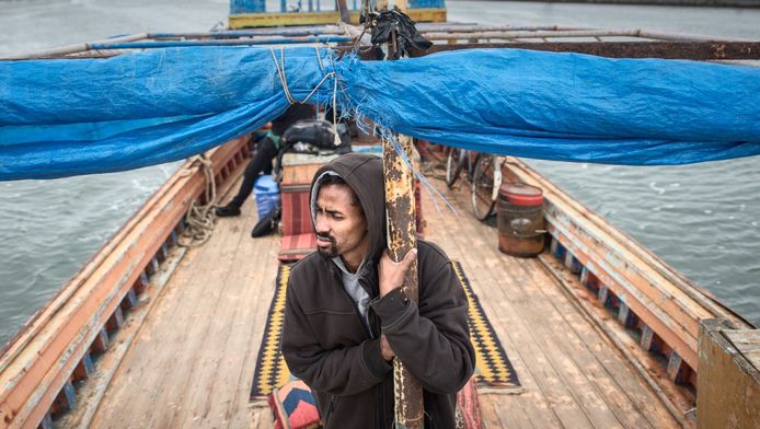 Met de vluchtelingenboot naar Oerol | Nieuws | AD.nl