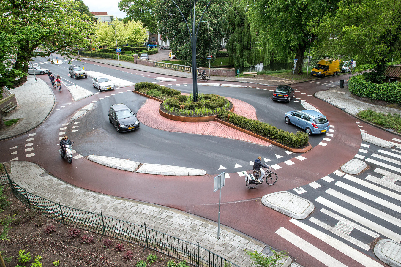 Zwolle verklaart de fiets heilig: wie in toekomst nog vooruit wil in de ...