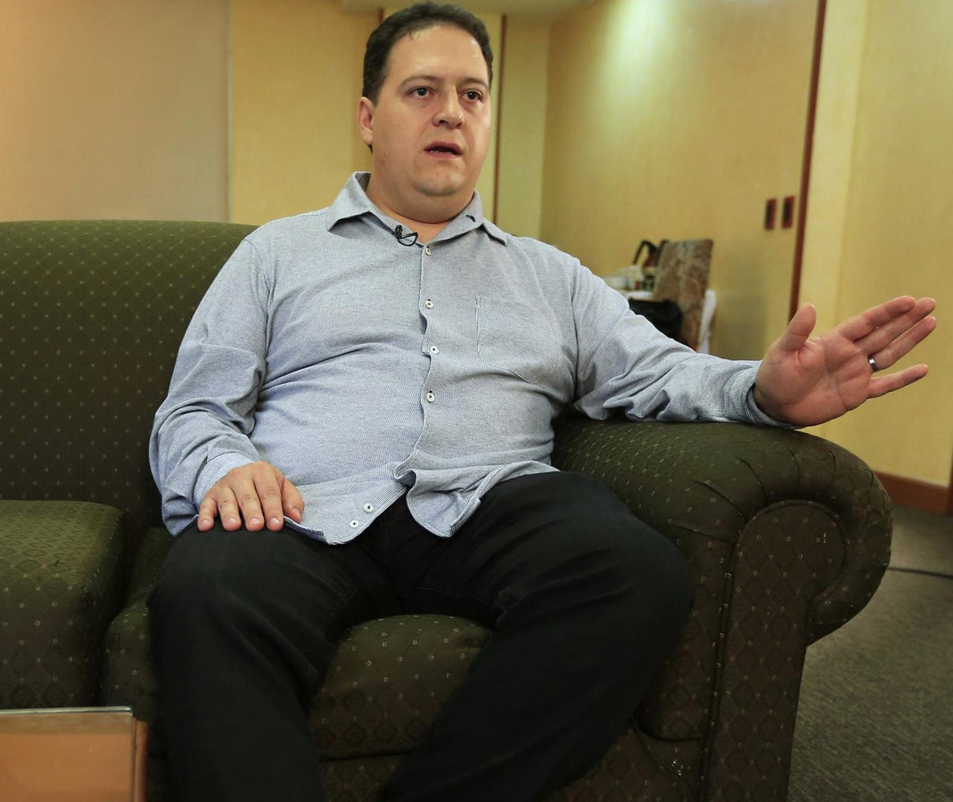 De zoon van Pablo Escobar spreekt: "Mijn vader liet een politiechef met ...