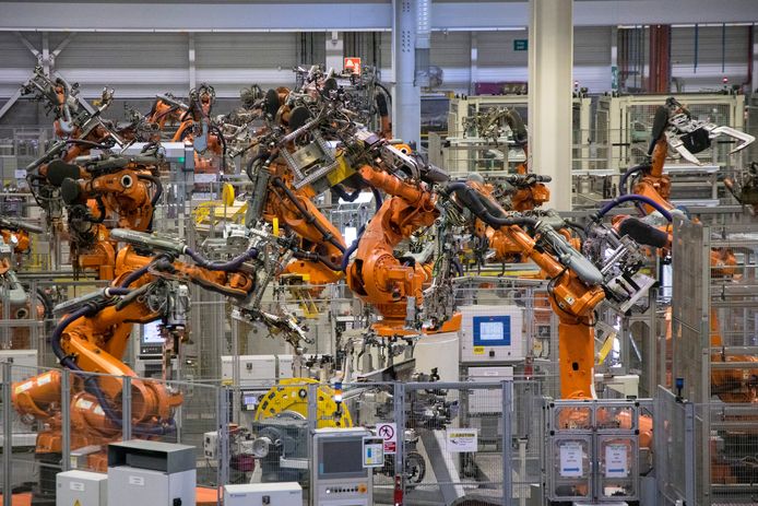 Aanvalsplan: zet robots en buitenlandse vaklui in om tekort aan ...