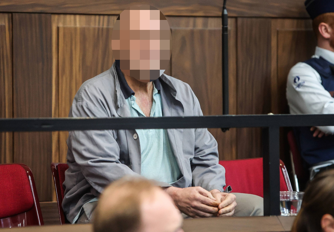 ASSISEN. “Pa plunderen, vernederen, slaan en uiteindelijk dood stampen ...