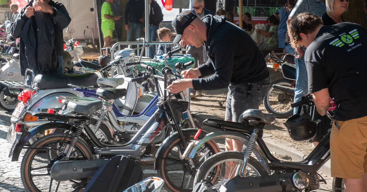 De Roste Spikke stevent met vijfde event voor oldtimer brommers af op ...