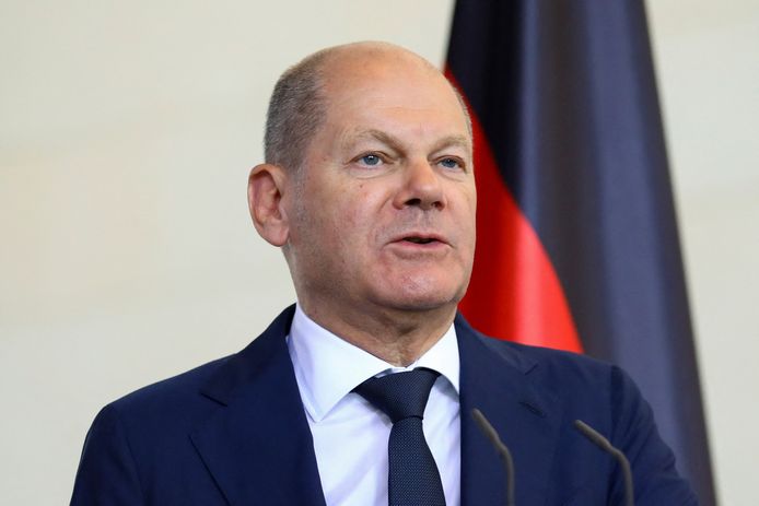 Le chancelier allemand Scholz prêt à reprendre contact avec Poutine ...