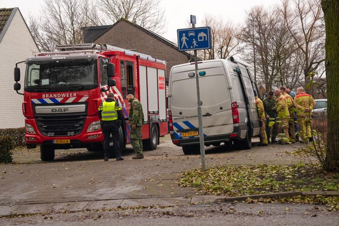 Politie en EOD vinden illegaal vuurwerk in woning in Gemert | 112 nieuws Gemert-Bakel | ed.nl