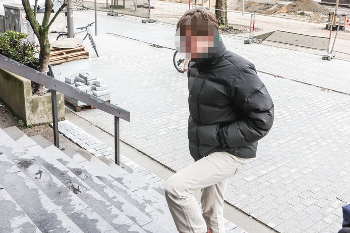 OVERZICHT. Welke straffen hebben de Reuzegommers gekregen voor de ...