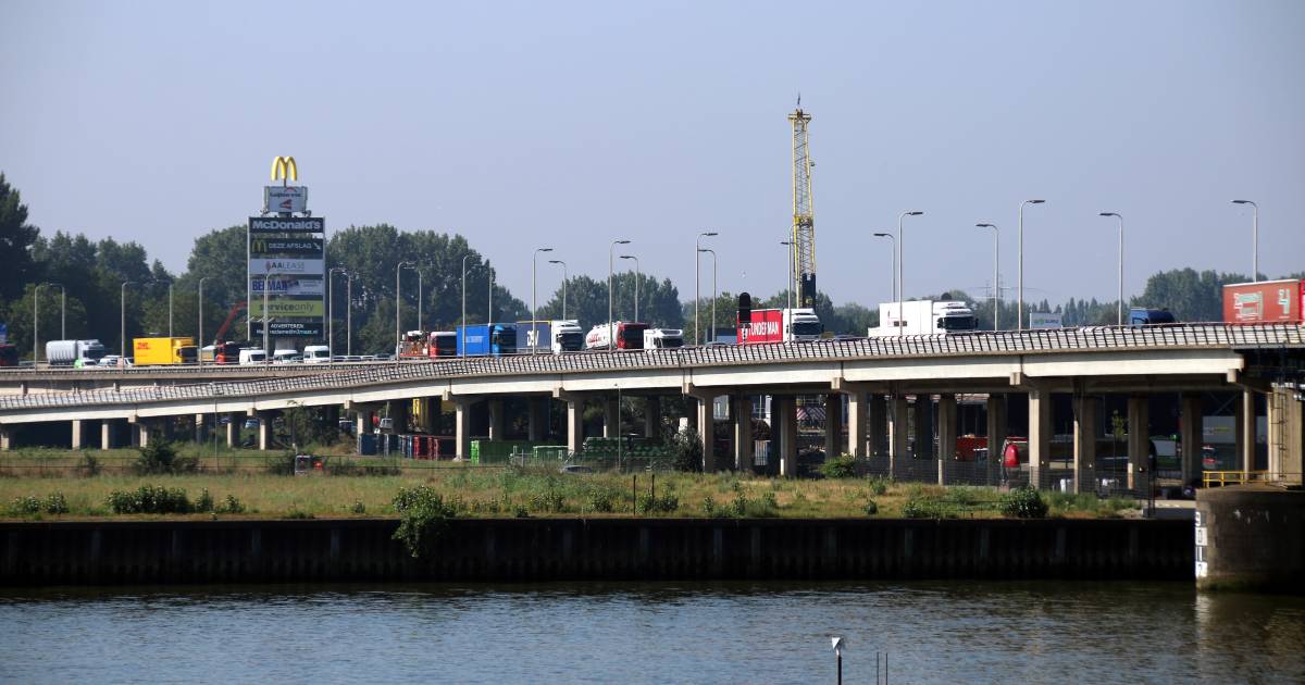 Papendrechtse brug gestremd voor scheepvaart | Dordrecht | AD.nl