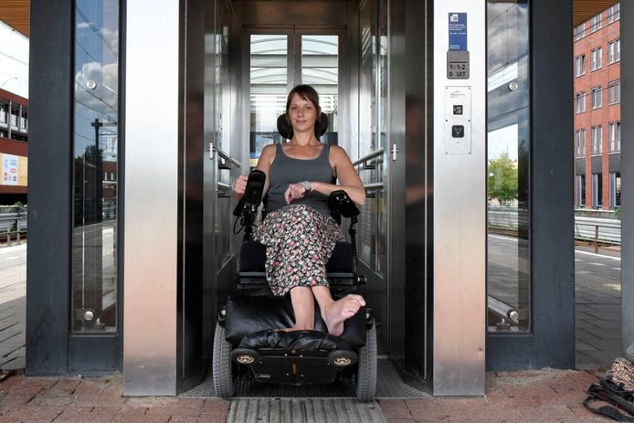 Caroline van der Plas stelt kamervragen door Annemarie die vastzat op ...