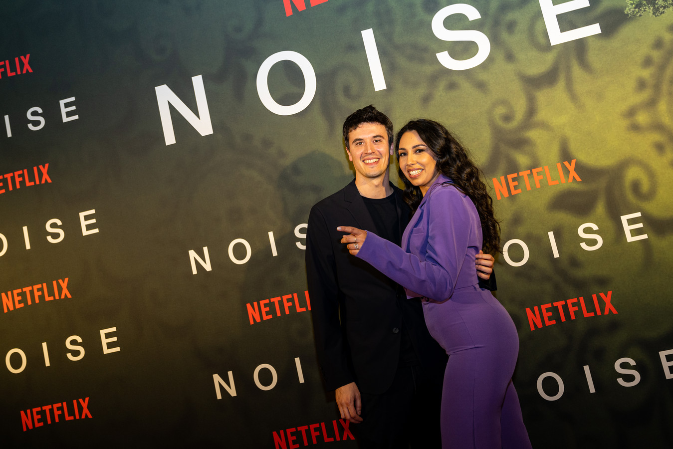 Danira en Ward Kerremans poseren voor het eerst samen op première ...